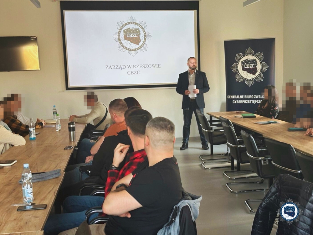 CBZC w Rzeszowie szkoli nie tylko młodzież - Aktualności - Centralne ...