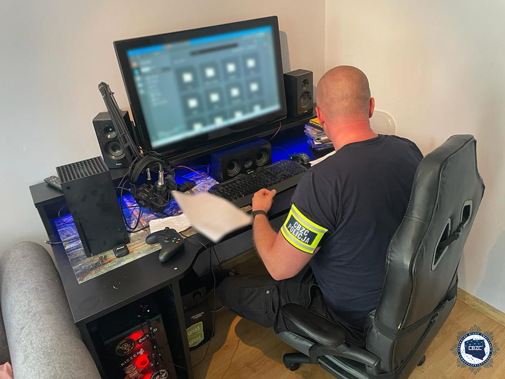 Dzięki skutecznym działaniom policjantów CBZC zatrzymano pedofila ...